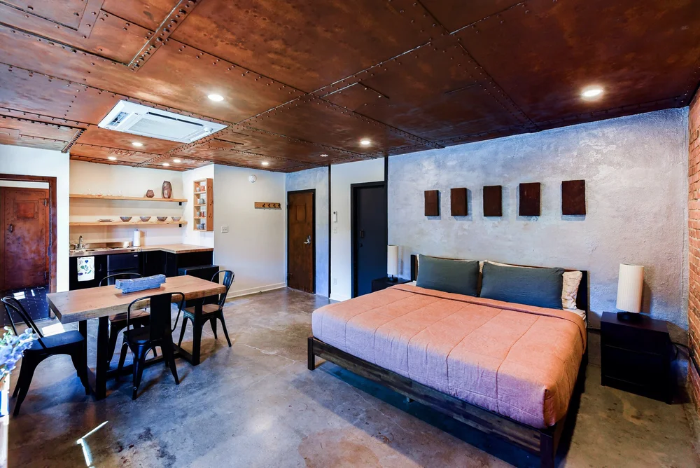 Old Marshall Jail Hotel, historic art hotel in Marshall, NC