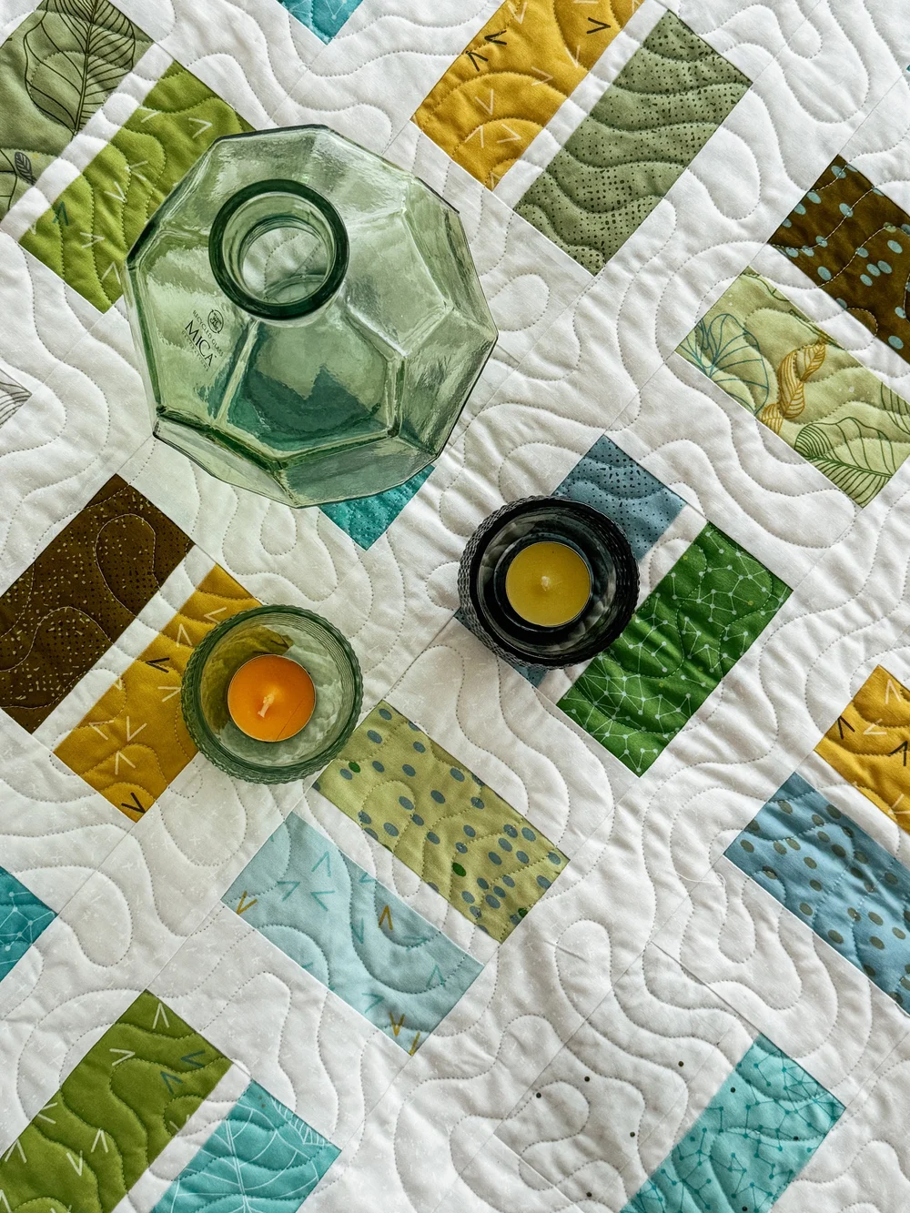 Easy Charm Pack Quilt Tutorial: Create the PLAY A CARD Modern Quilt in ...