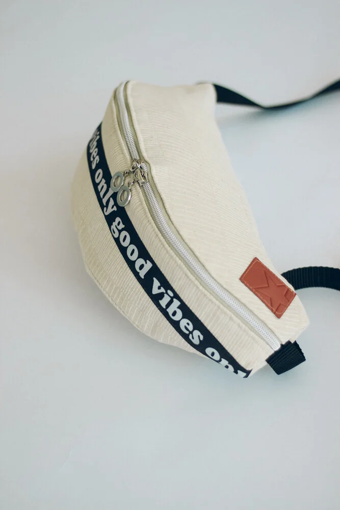 Free Pattern - Fanny Pack with Zen Chic's Mochi Linen