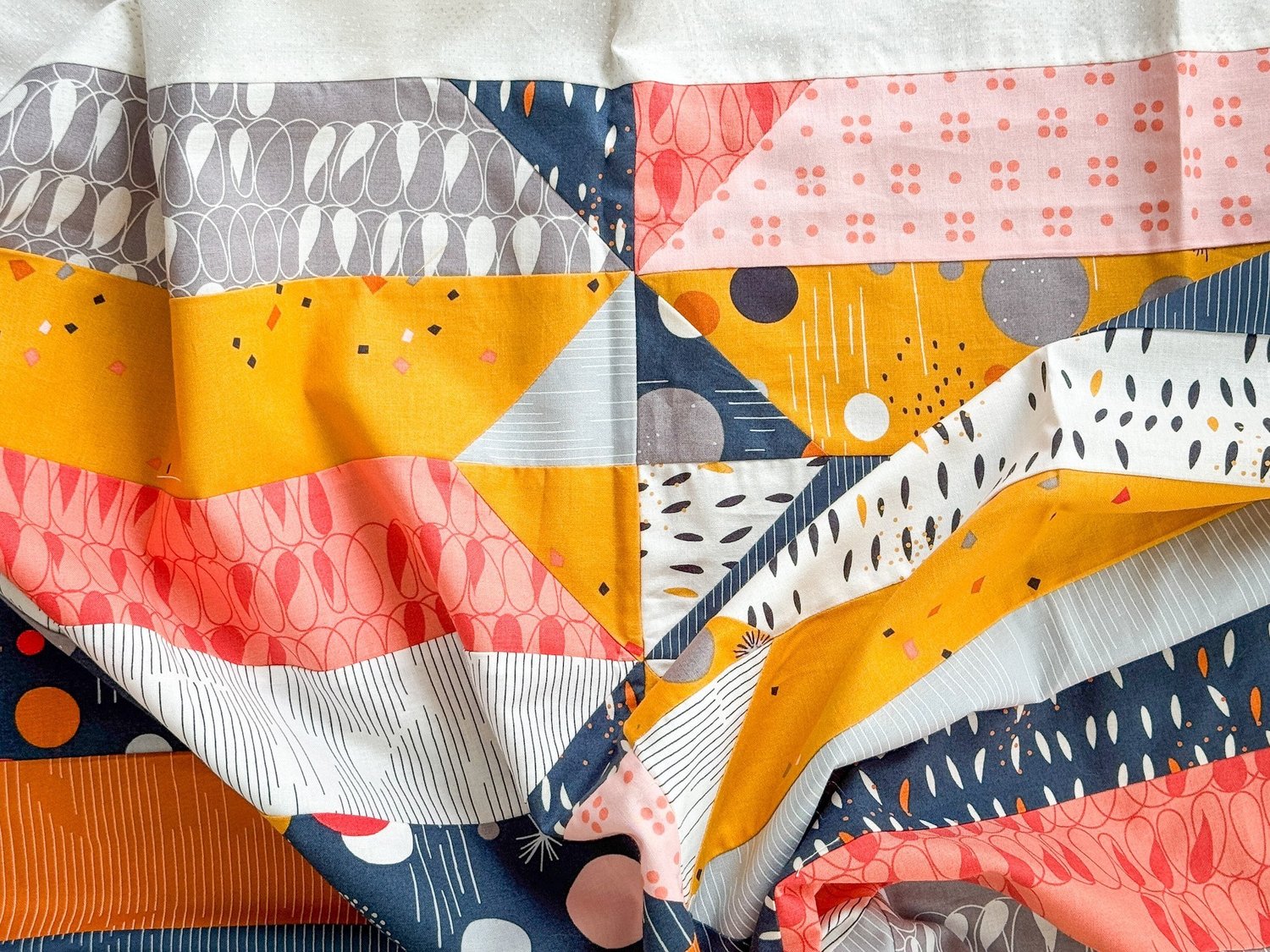 Strata Quilt Pattern – A Fast, Beginner-Friendly Modern Quilt