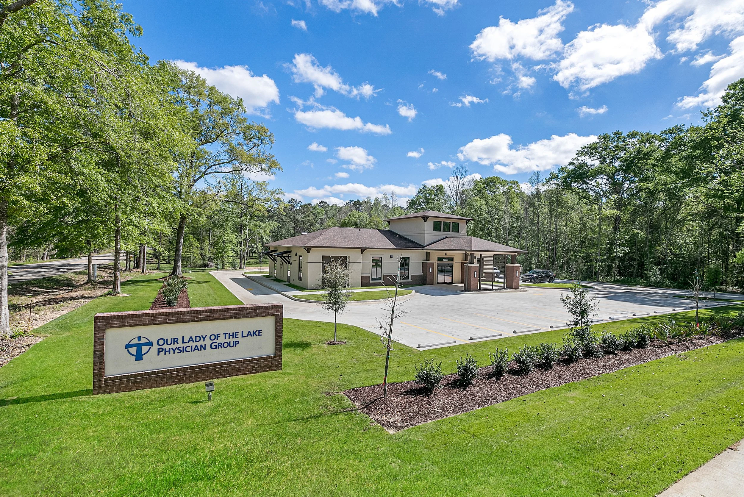 Our Lady of the Lake Physician Group CLINIC — Greenleaf Architects
