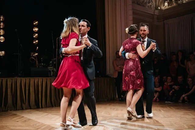 Swing Tanzen Basel: Lindy Hop, Solo Jazz, Balboa, Shag