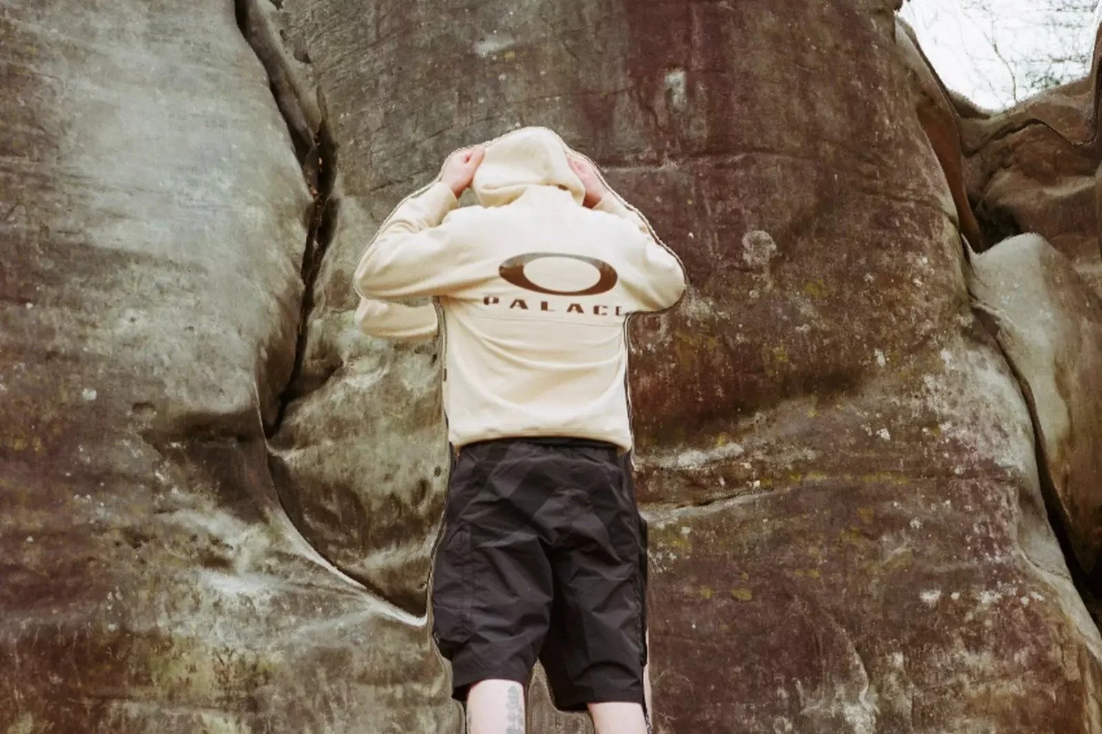 Oakley and Palace Announce Limited Range of Apparel and Eyewear — eye_C