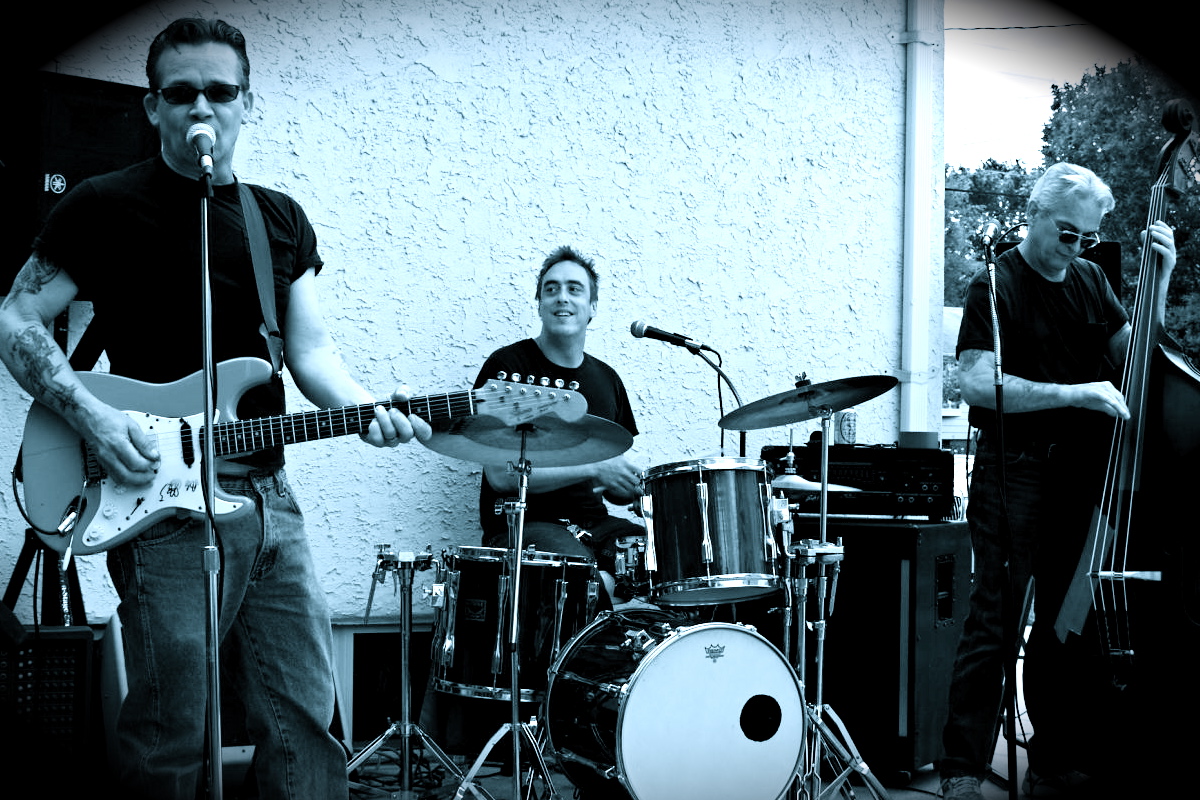 About — The Bullets