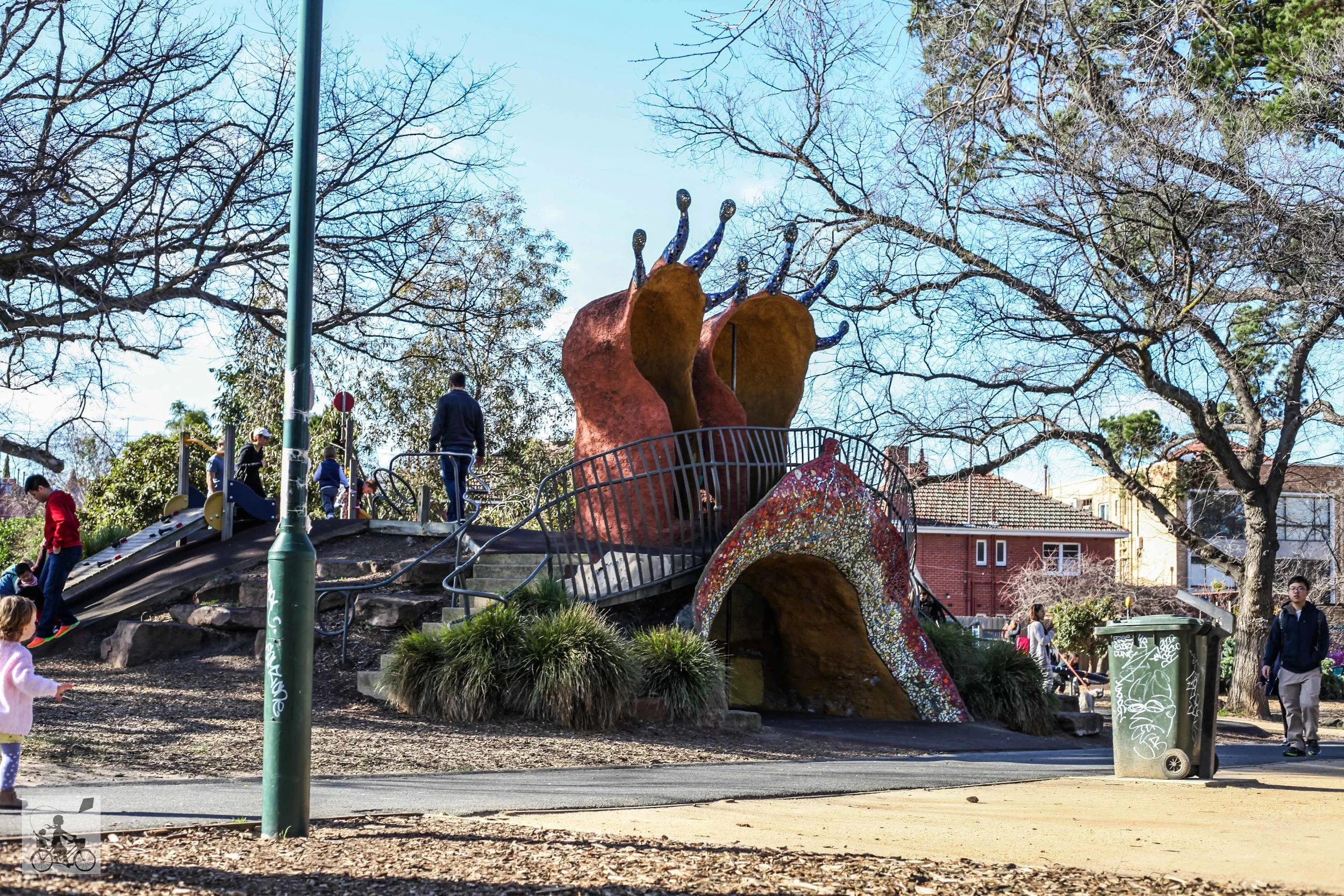 alma park, st kilda east — mamma knows south