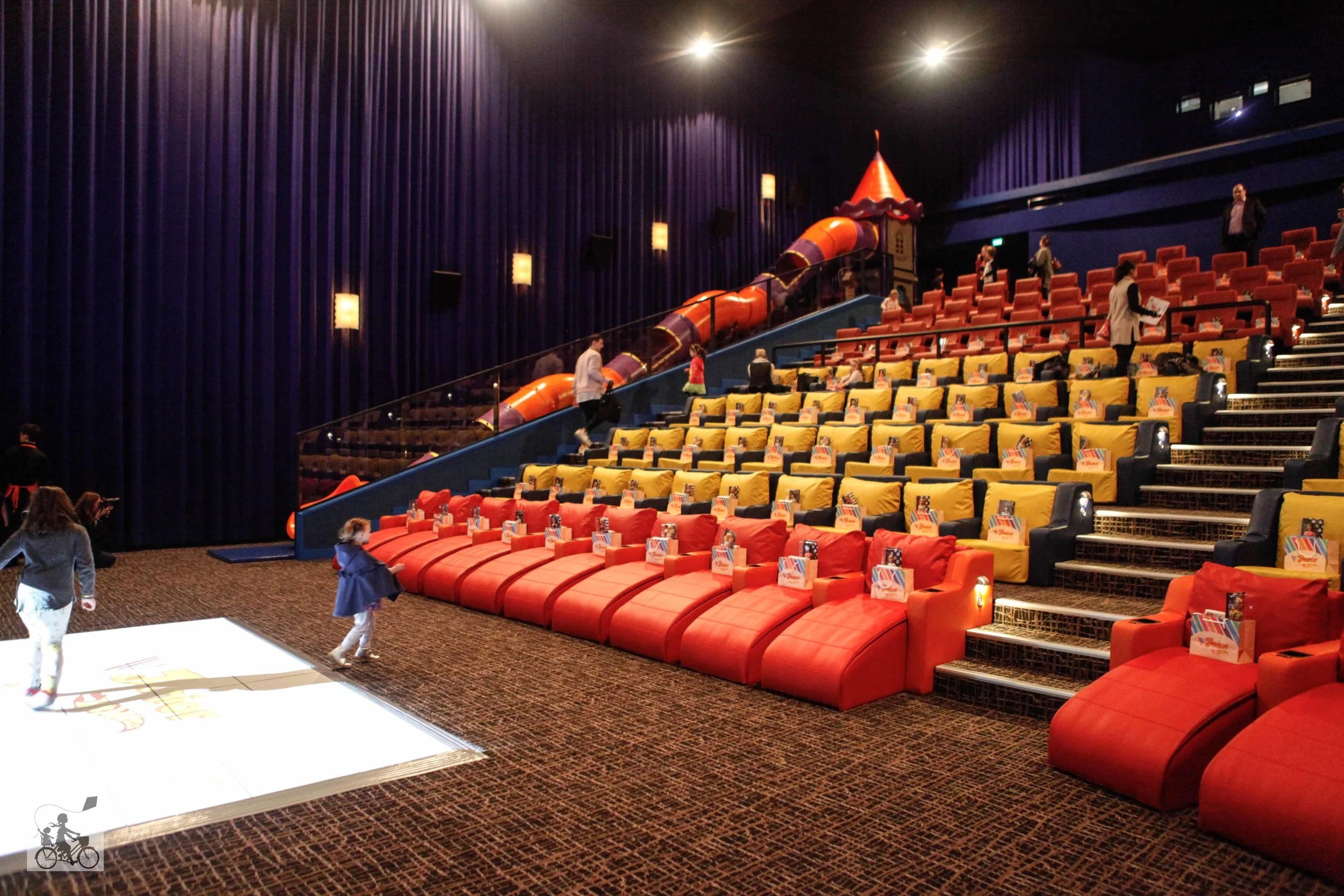 vjunior cinema @ fountain gate, narre warren — mamma knows south