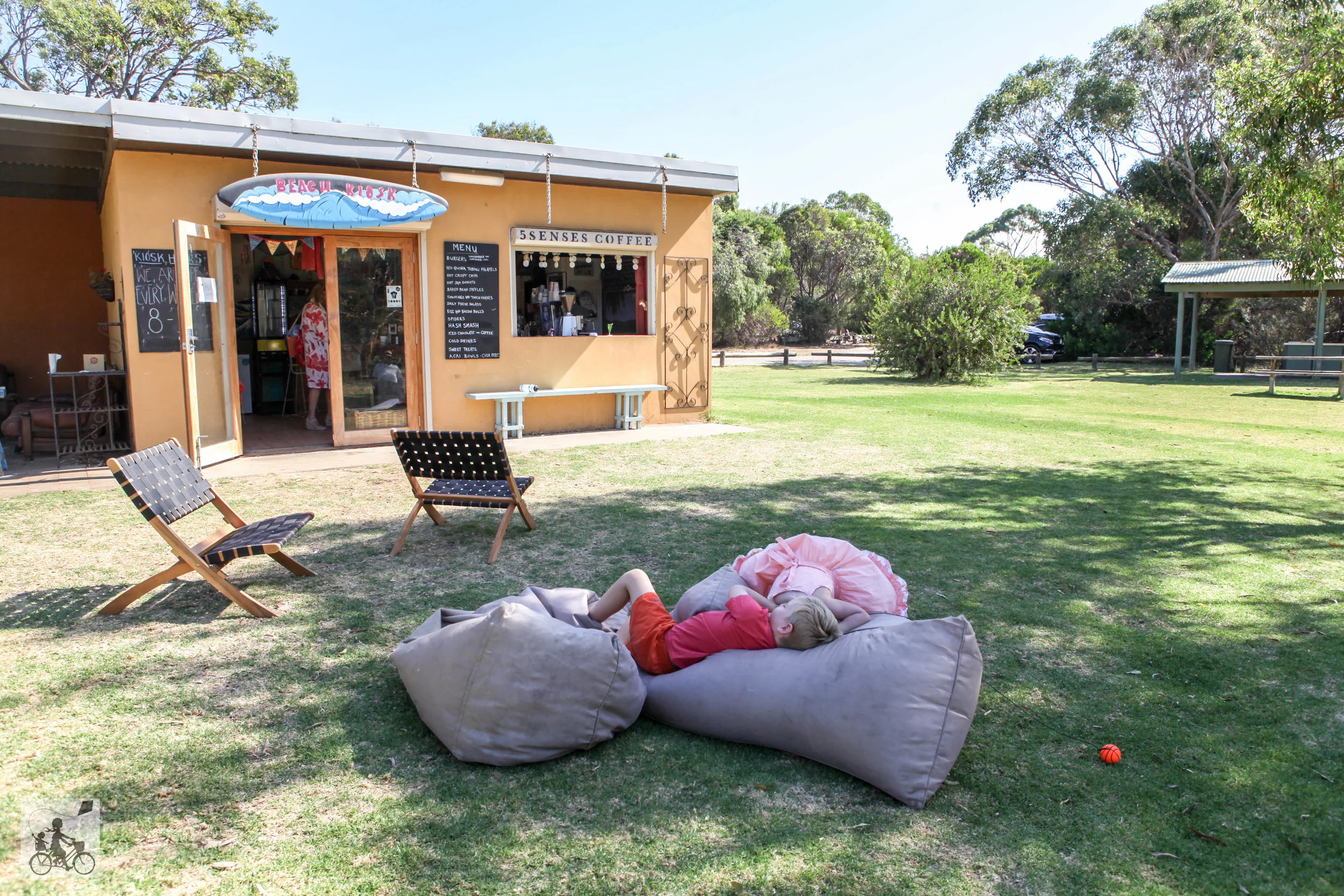 beach kiosk, point leo — mamma knows south