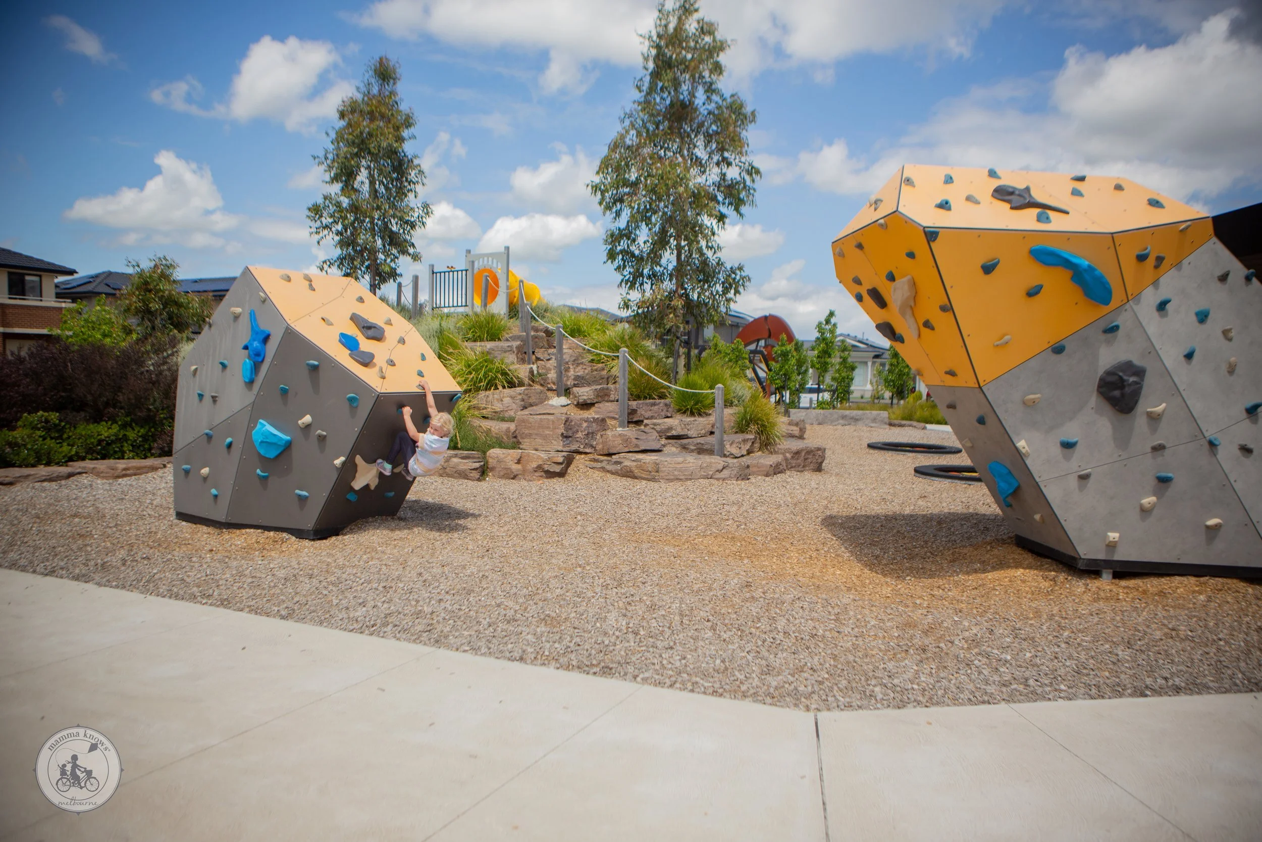 Vista Park Bee Playground, Clyde North — mamma knows south