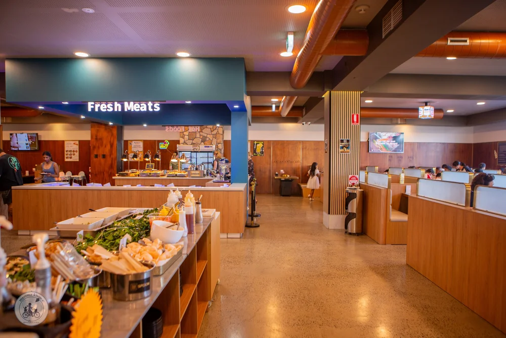 KoBQ, Aspendale Gardens — mamma knows south