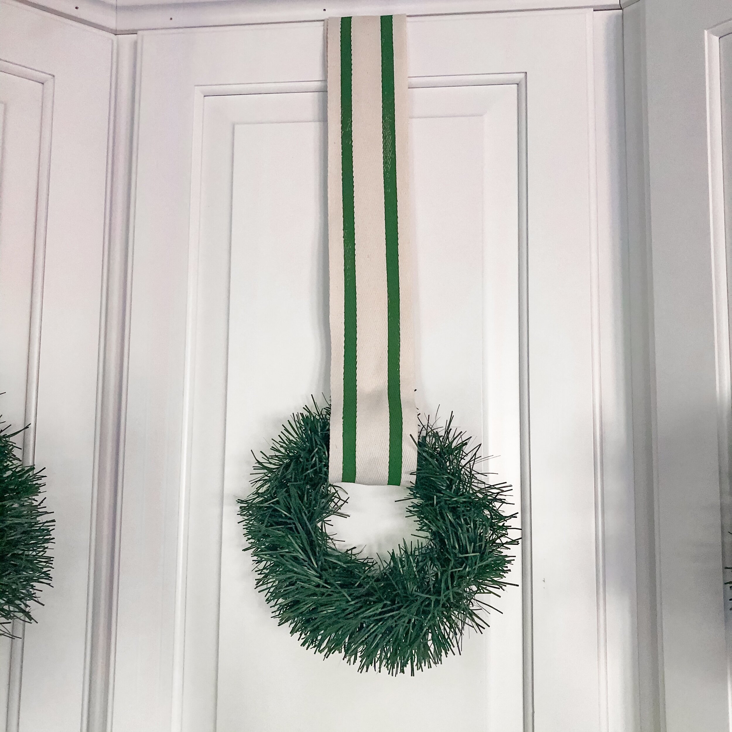 Easy DIY Mini Wreaths — Minted Vintage (Home + Market)