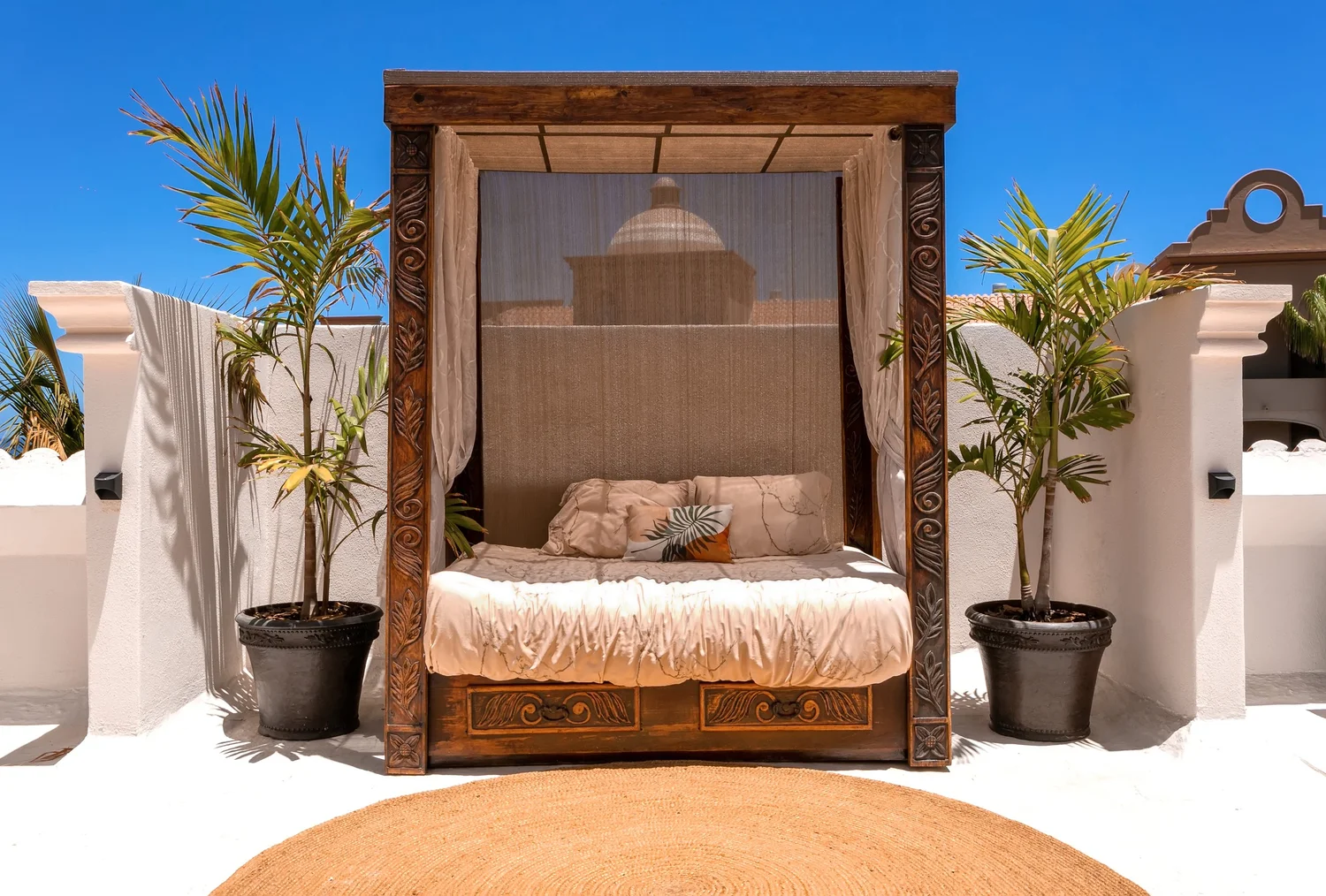 Luxury CoLiving CoWorking Spaces | HomWork