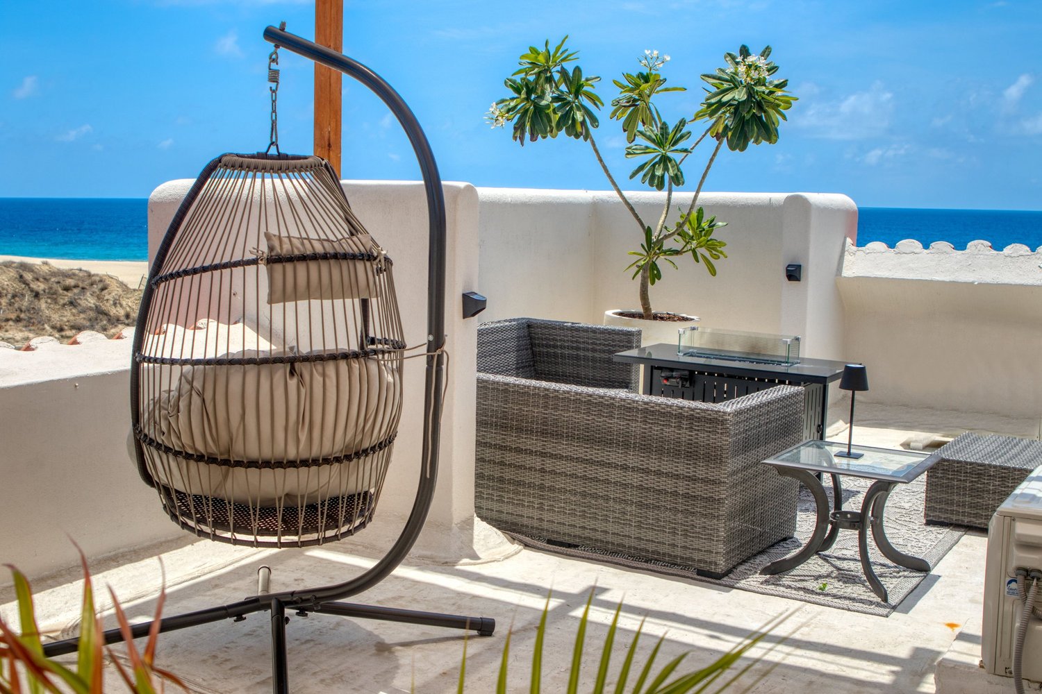 Luxury CoLiving CoWorking Spaces | HomWork