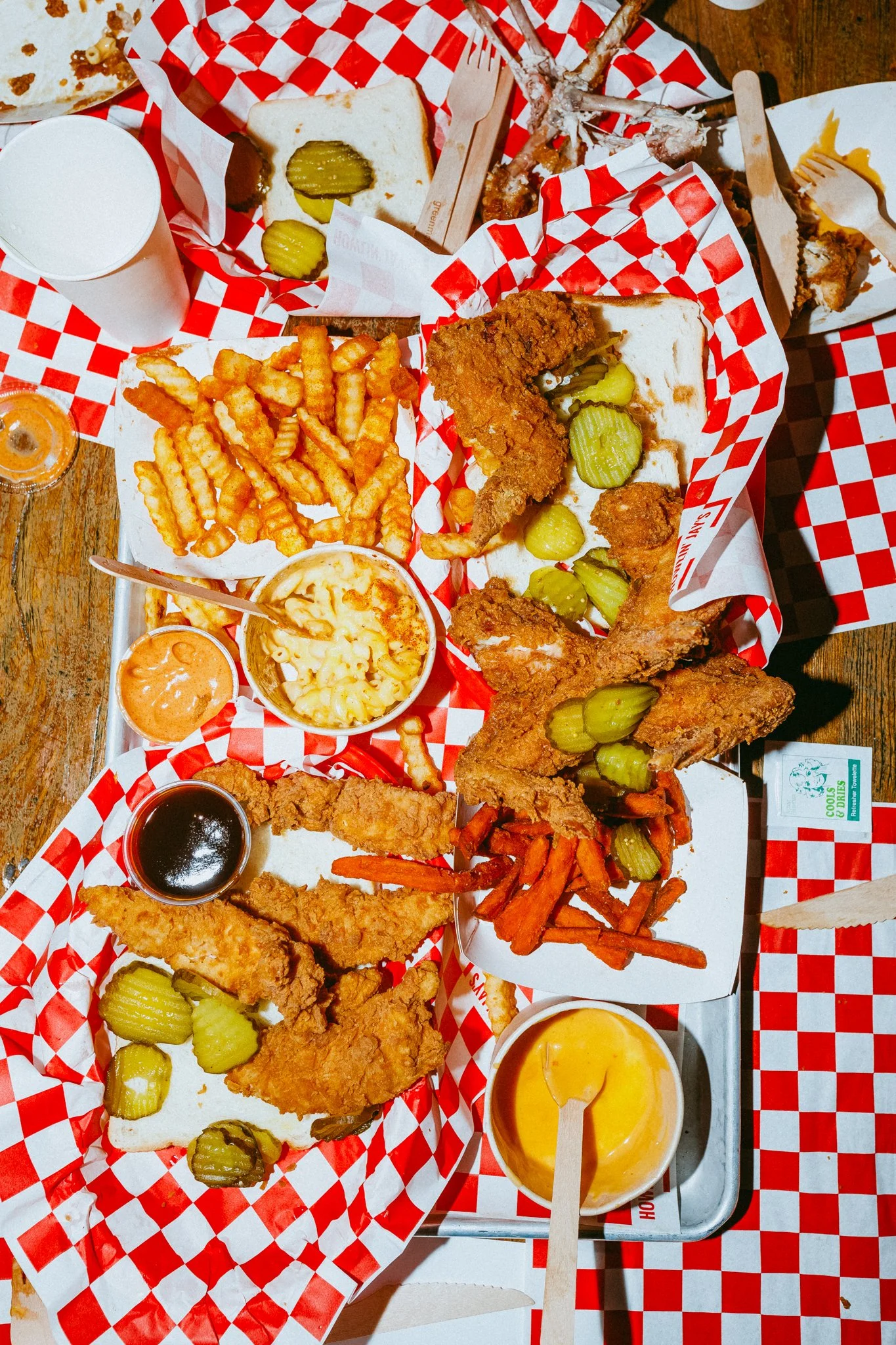 HOWLIN' JAY'S CAIRNS