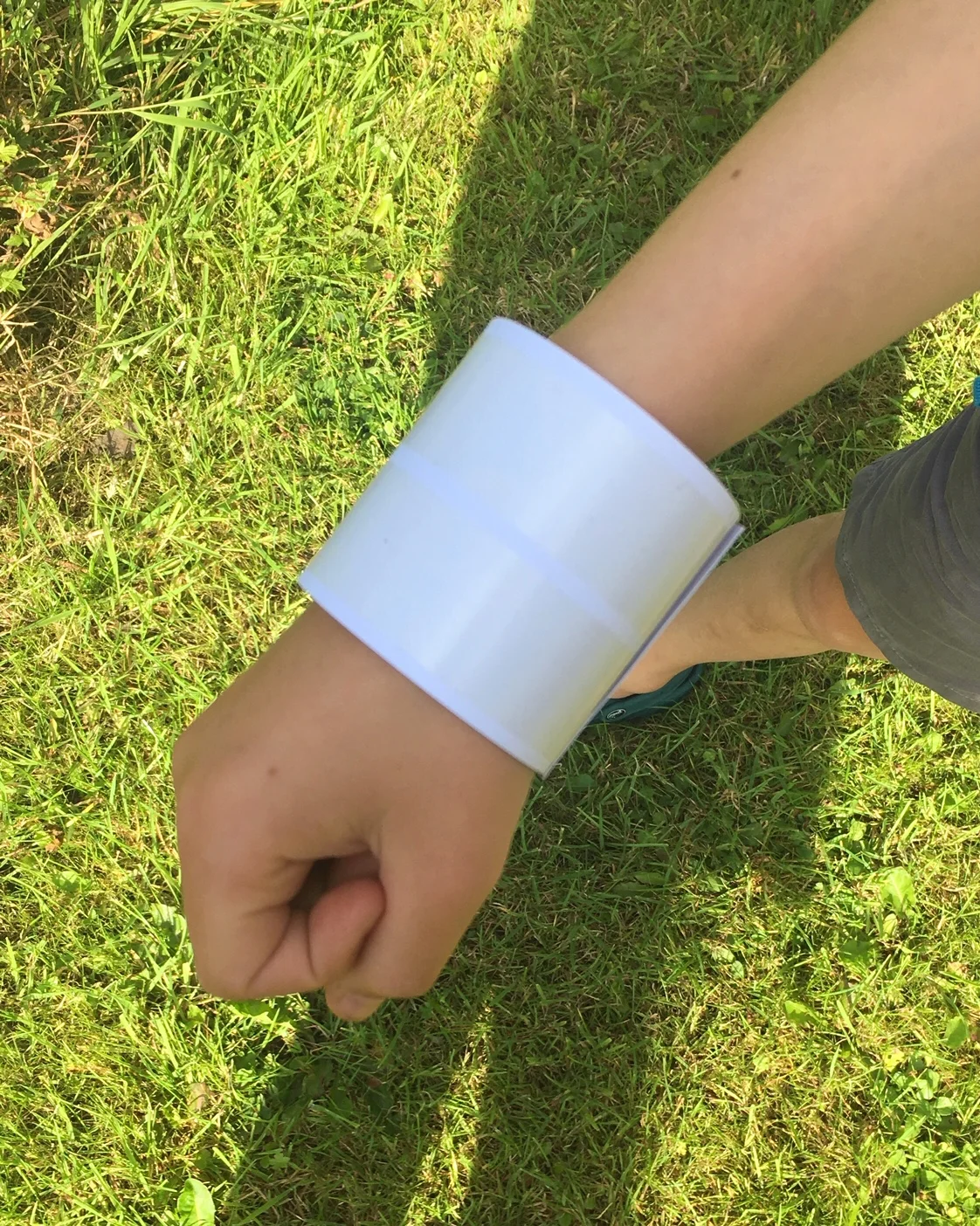 Make your own nature bracelet - Mud & Bloom