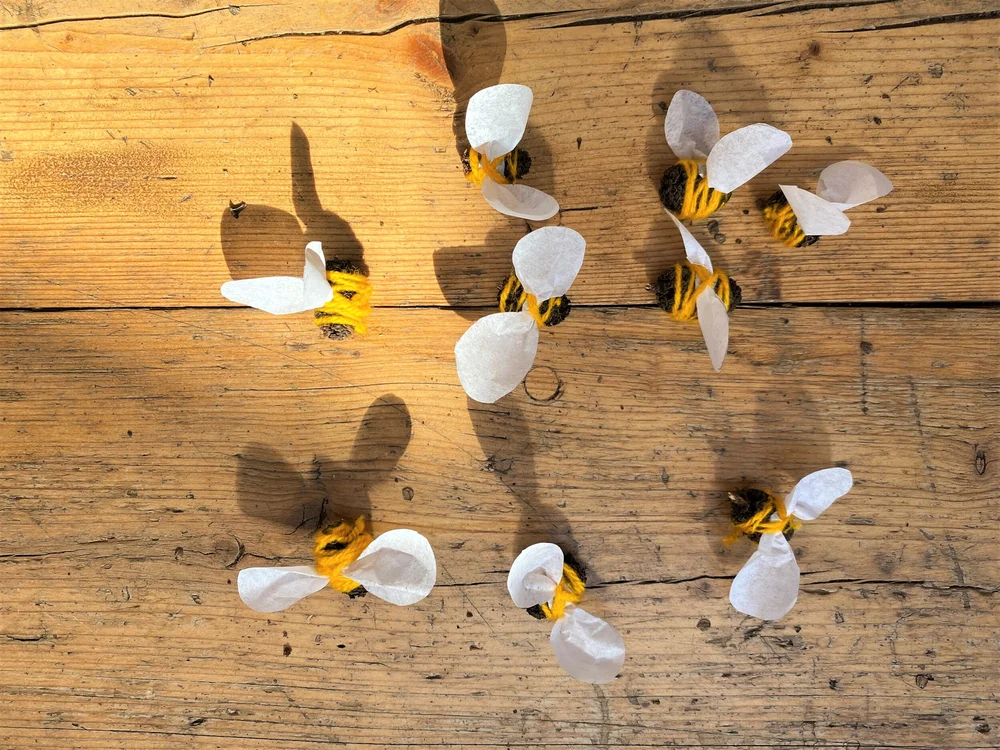 Make an alder cone bee mobile, a lovely spring nature craft activity to ...