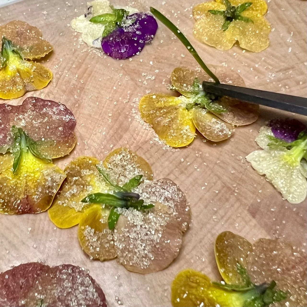 Make crystallised flowers - Mud & Bloom