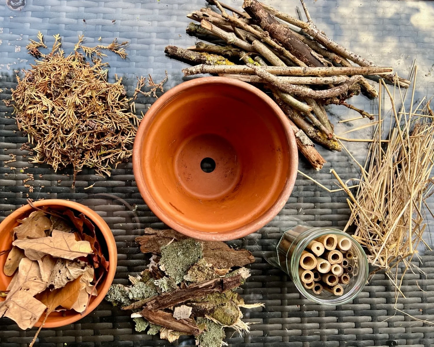 Make a bug hotel - Mud & Bloom