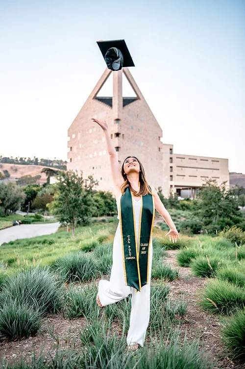 Posing for Your Grad Photos | Jay Gelvezon Photography