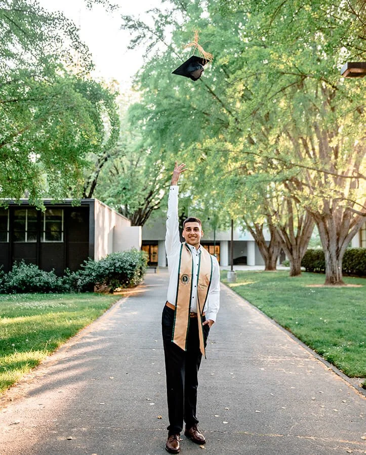 Grad Photos | Jay Gelvezon Photography