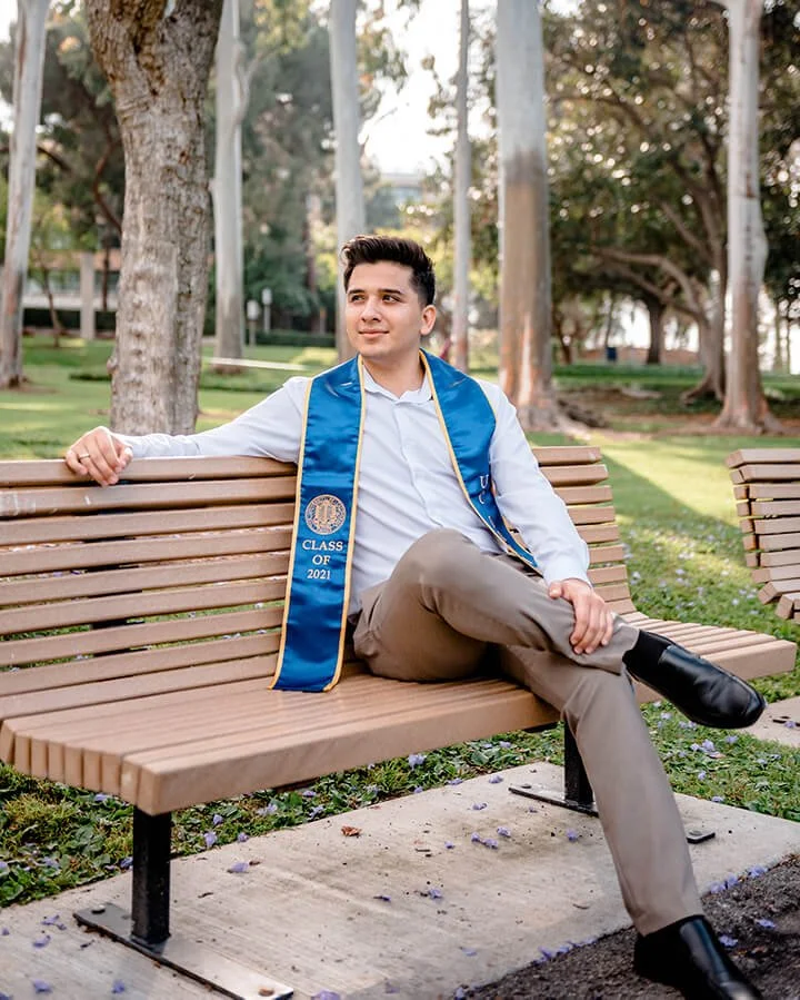 Grad Photos | Jay Gelvezon Photography