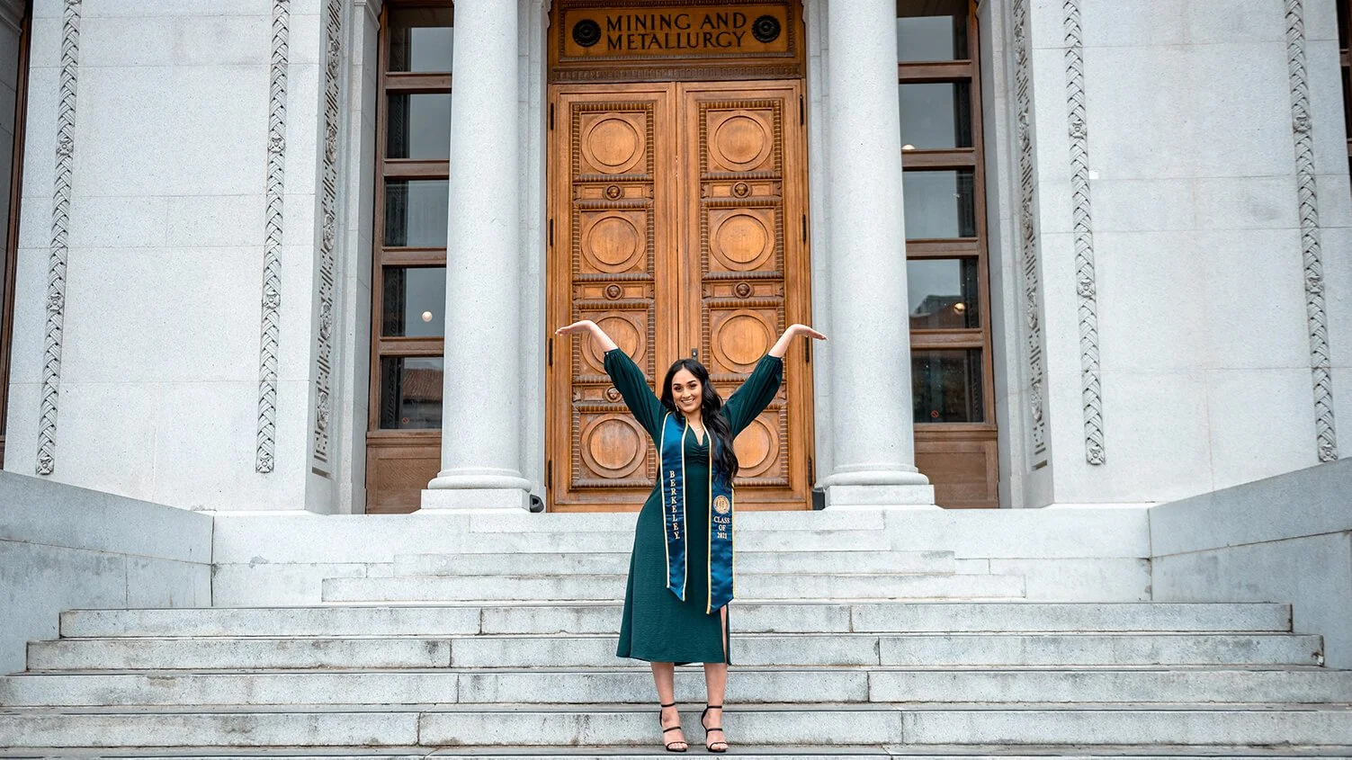 5 Spots to Take UC Berkeley Grad Photos | Jay Gelvezon Photography