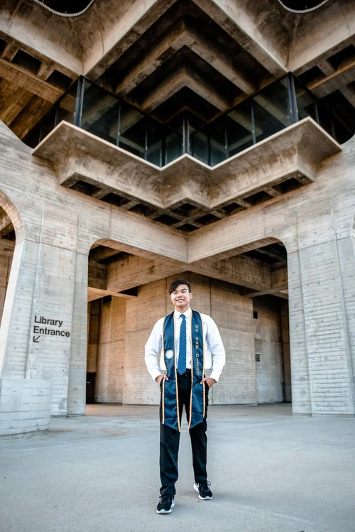 8 Spots to Take UC San Diego (UCSD) Grad Photos | Jay Gelvezon Photography