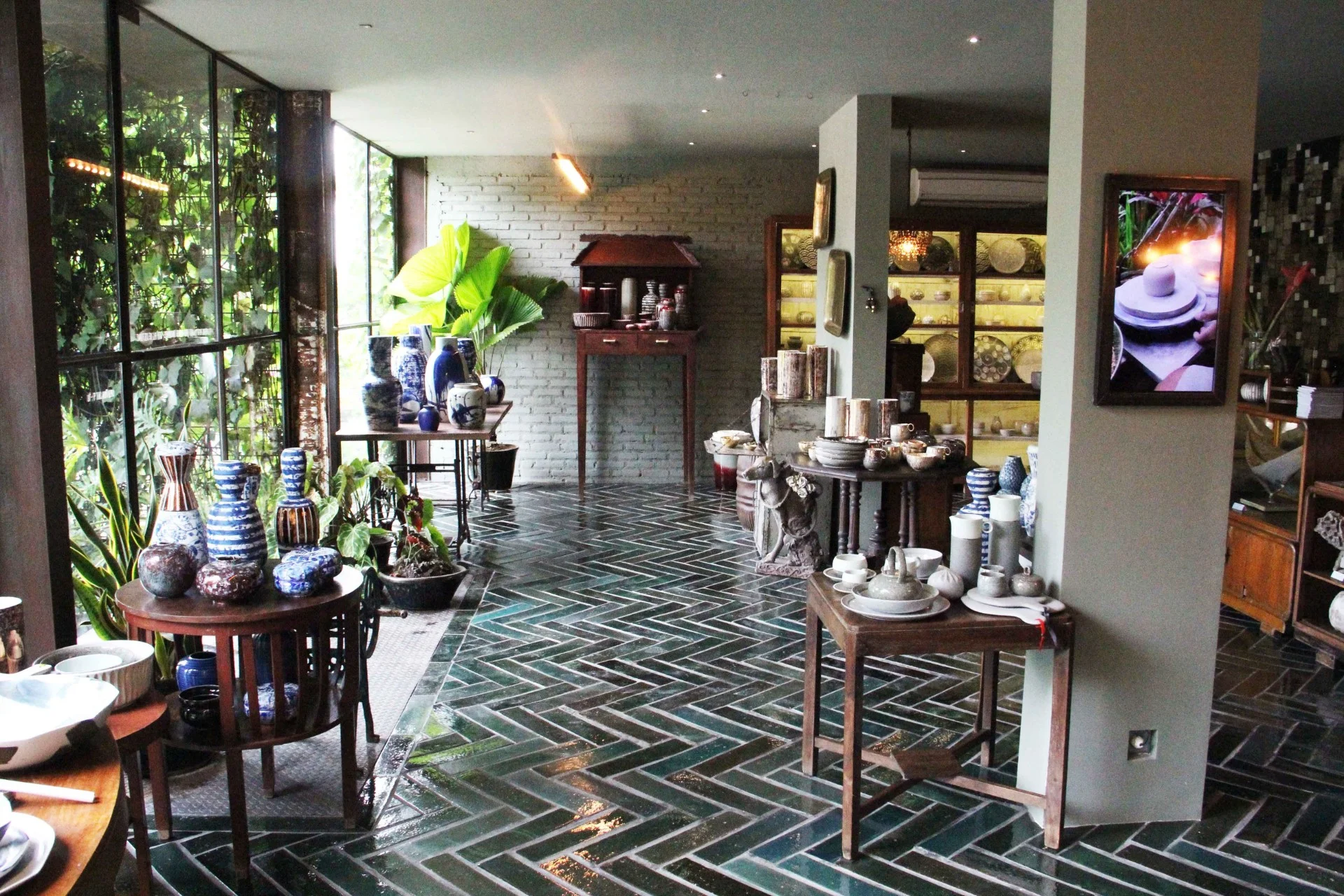 Showroom — Gaya Ceramic