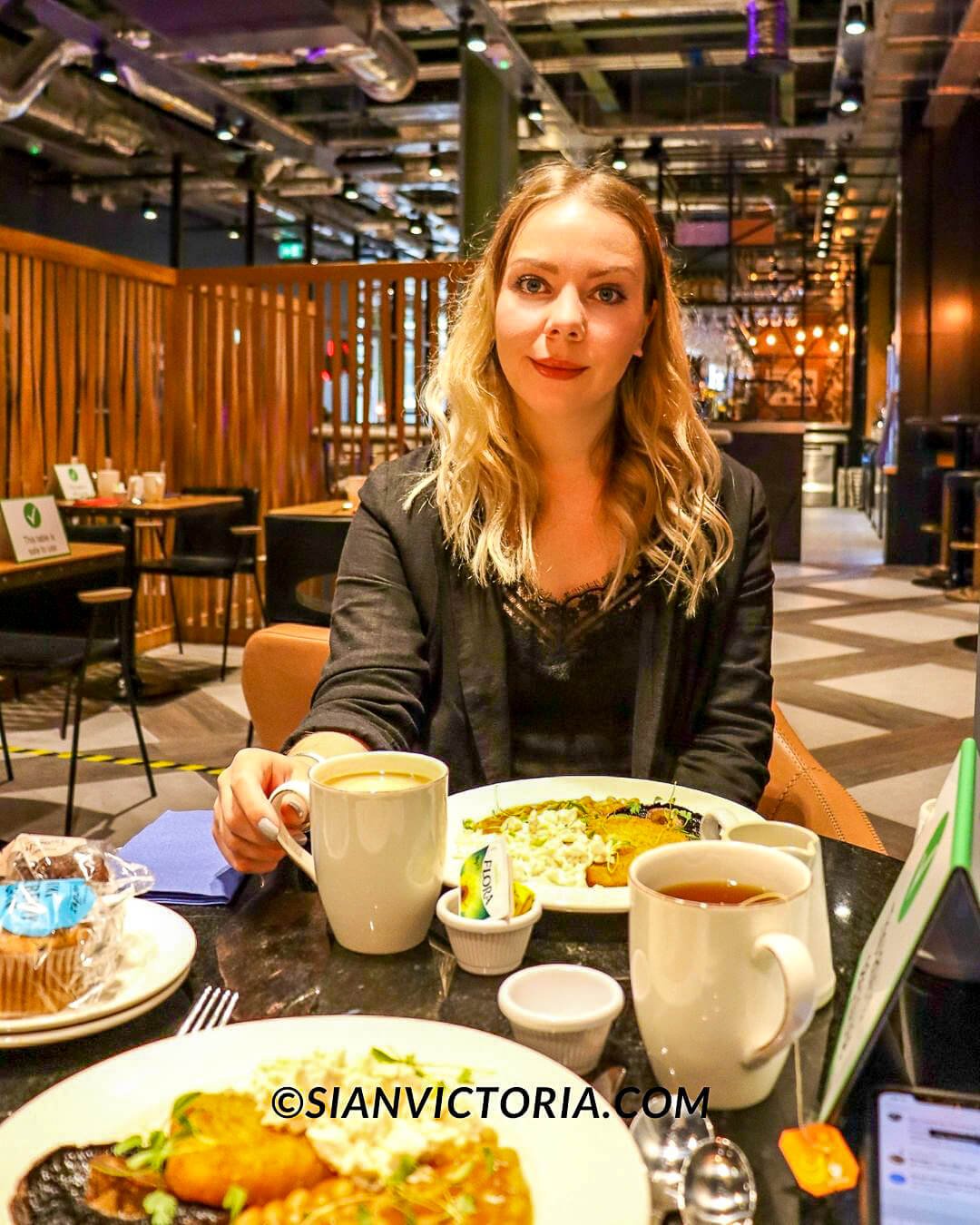 4* Hotel Brooklyn Manchester Review & Video — Sian Victoria.