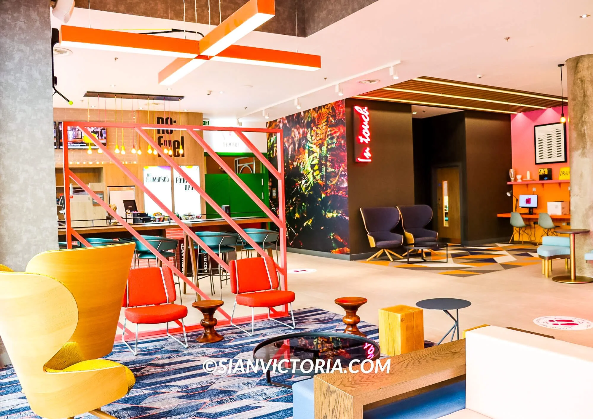 Aloft Birmingham Eastside Hotel Review - Urban King Room & Restaurant ...