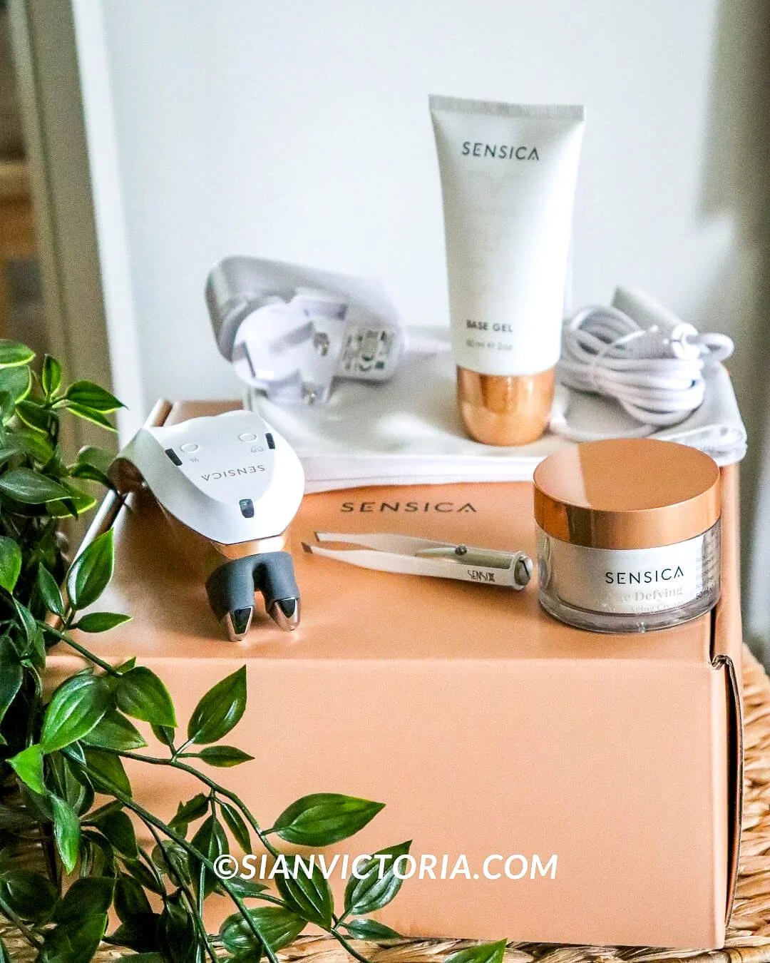 4 Women’s Christmas Gifts - Black Friday Discounts — Sian Victoria.