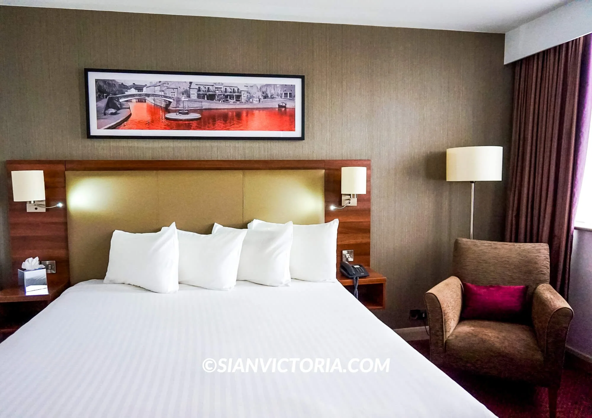 Executive Room stay at 4* Jurys Inn Birmingham — Sian Victoria.