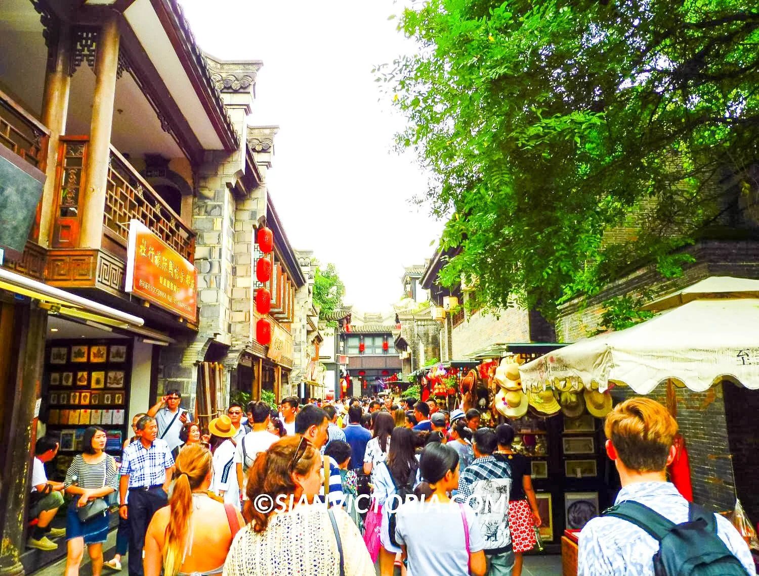 Kuan & Zhai (Wide and Narrow) Alley - Chengdu, China — Sian Victoria.