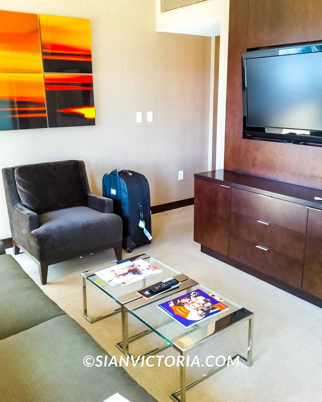 5* Vdara Hotel & Spa City Center Corner Suite, Las Vegas — Sian Victoria.