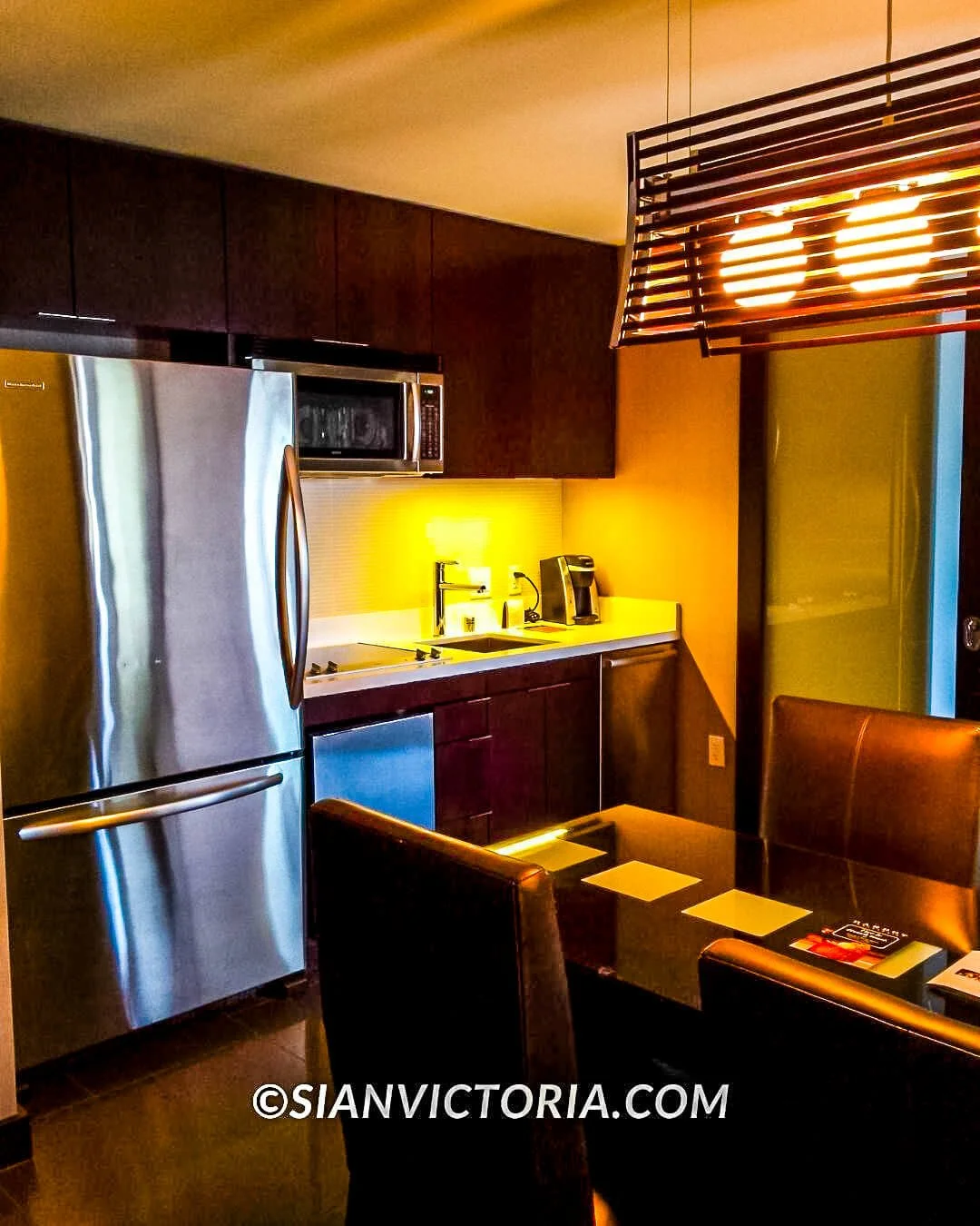 5* Vdara Hotel & Spa City Center Corner Suite, Las Vegas — Sian Victoria.