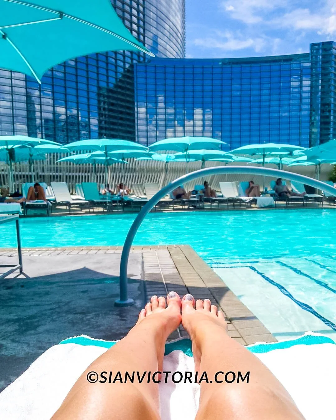 5* Vdara Hotel & Spa City Center Corner Suite, Las Vegas — Sian Victoria.