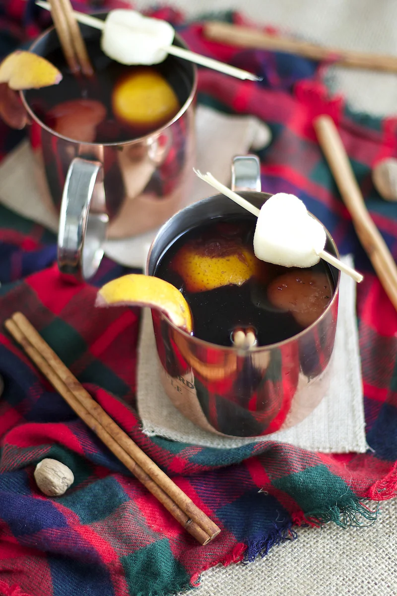 Easy Crockpot Mulled Wine