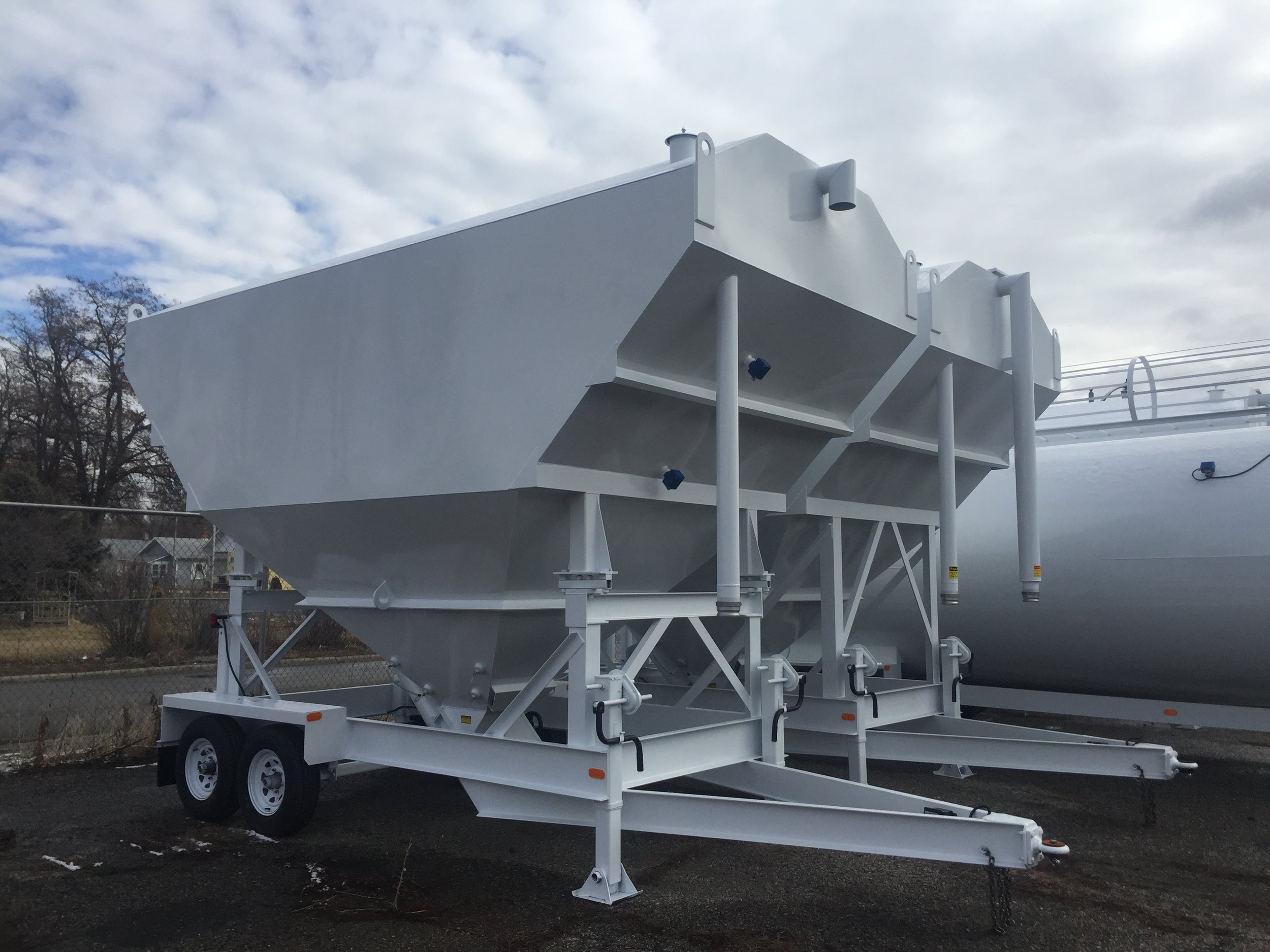 LoPro Portable Cement Silos | Montana Tank Works