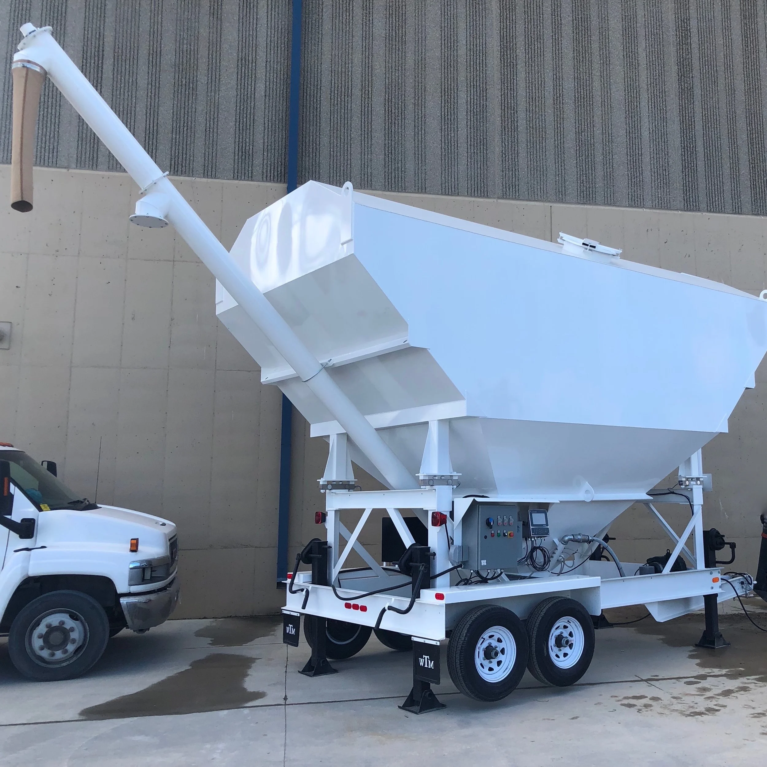 LoPro Portable Cement Silos | Montana Tank Works