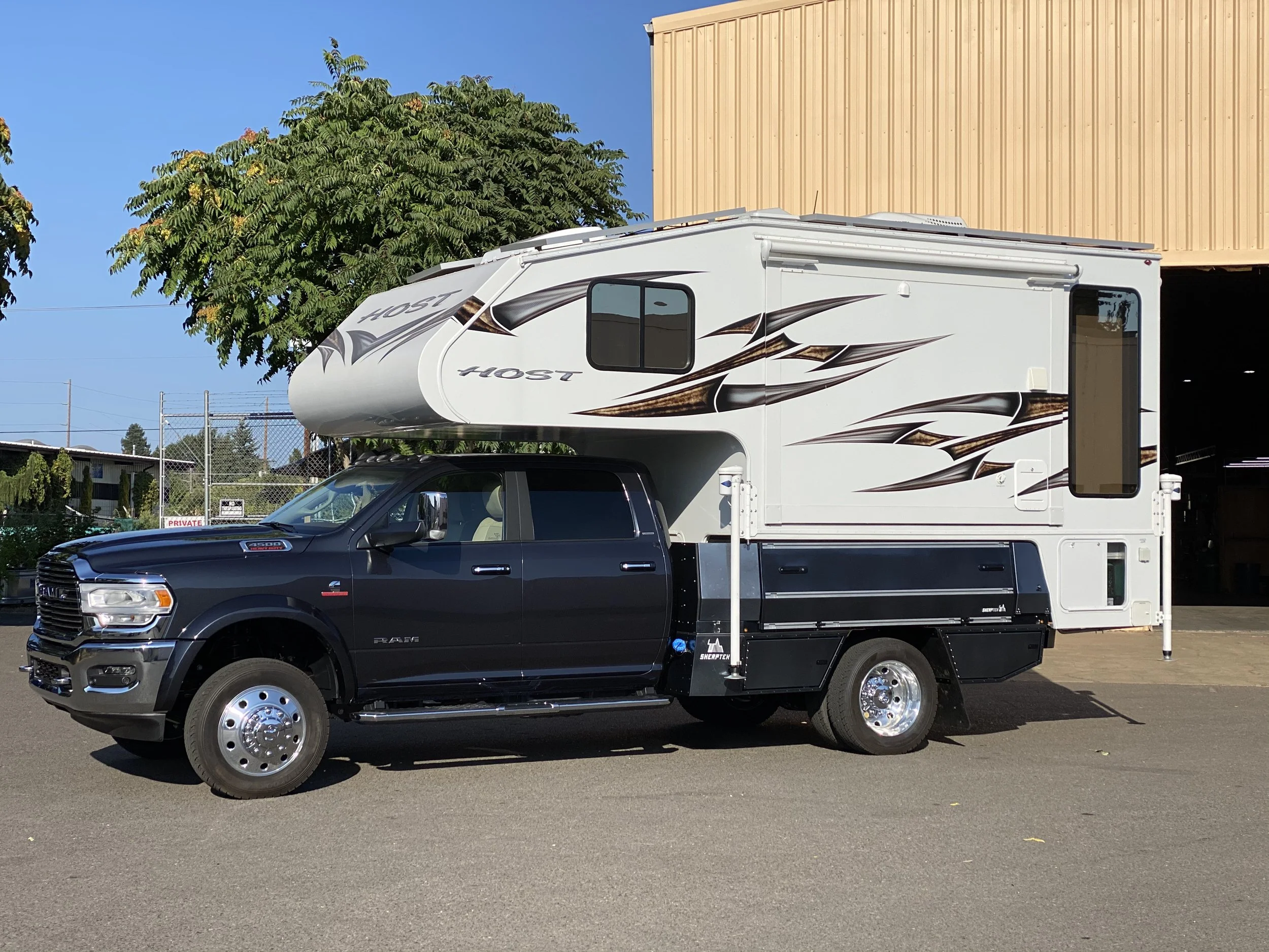 SherpTek modular truck bed and flatbed systems on 60" CA chassis cab ...