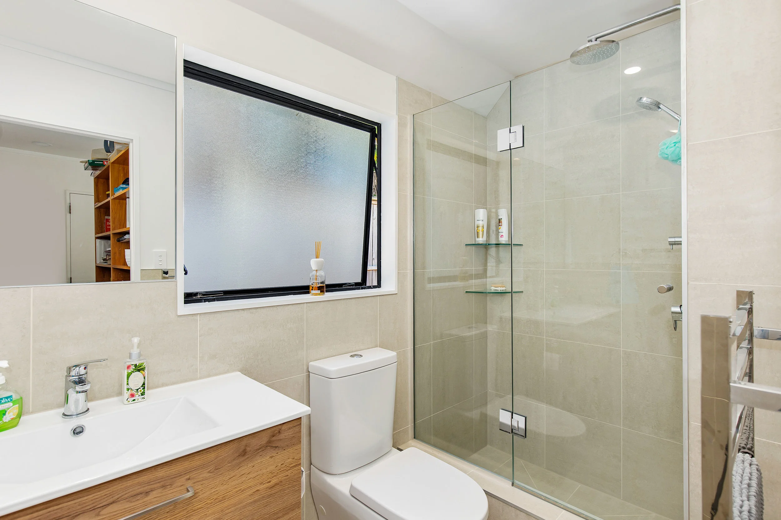 EJ Building - Bathroom 15