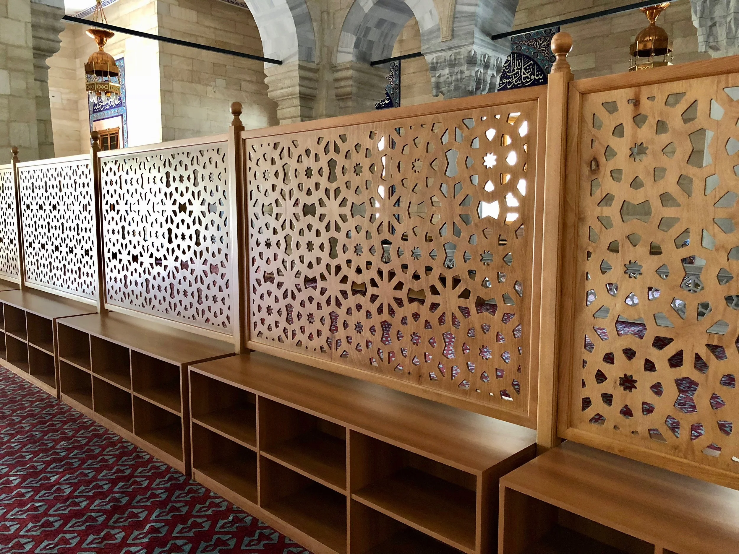 5 Things You Need to Know Before Visiting A Mosque — West(2)East