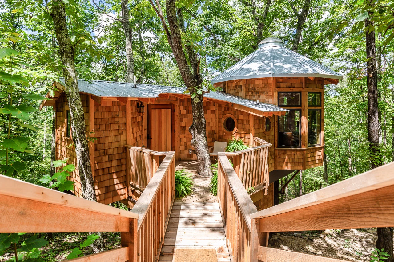 Common area including nature trails and lakes — The Highlands