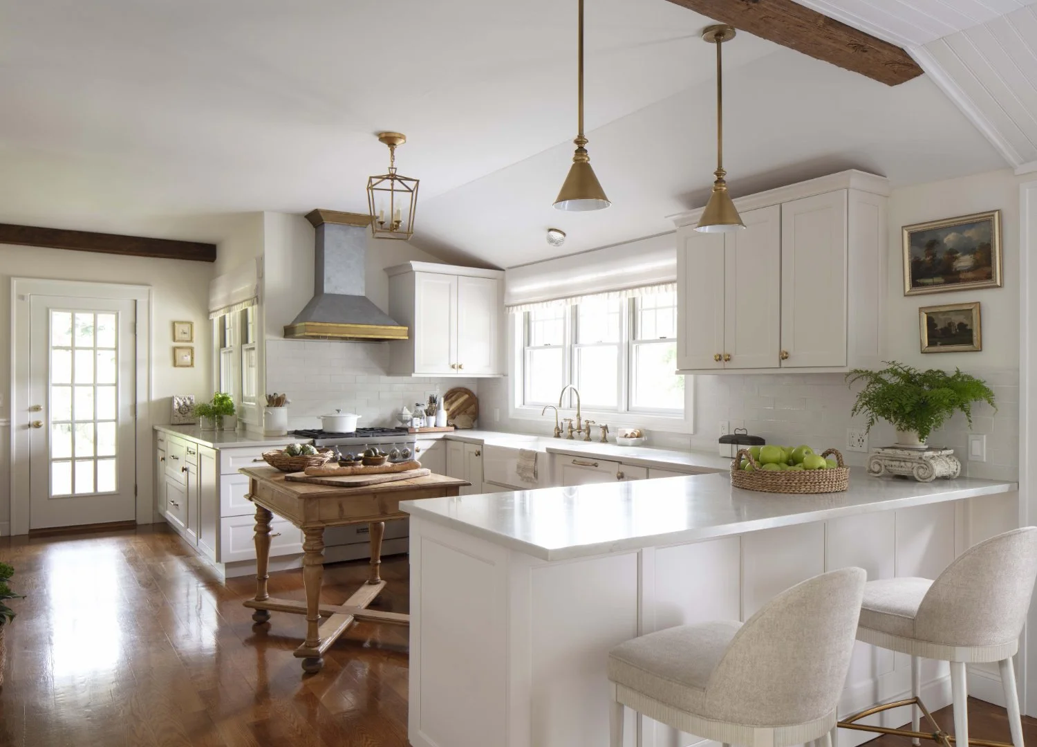 HUNTINGTON BAY CARRIAGE HOUSE — KATE SINGER HOME