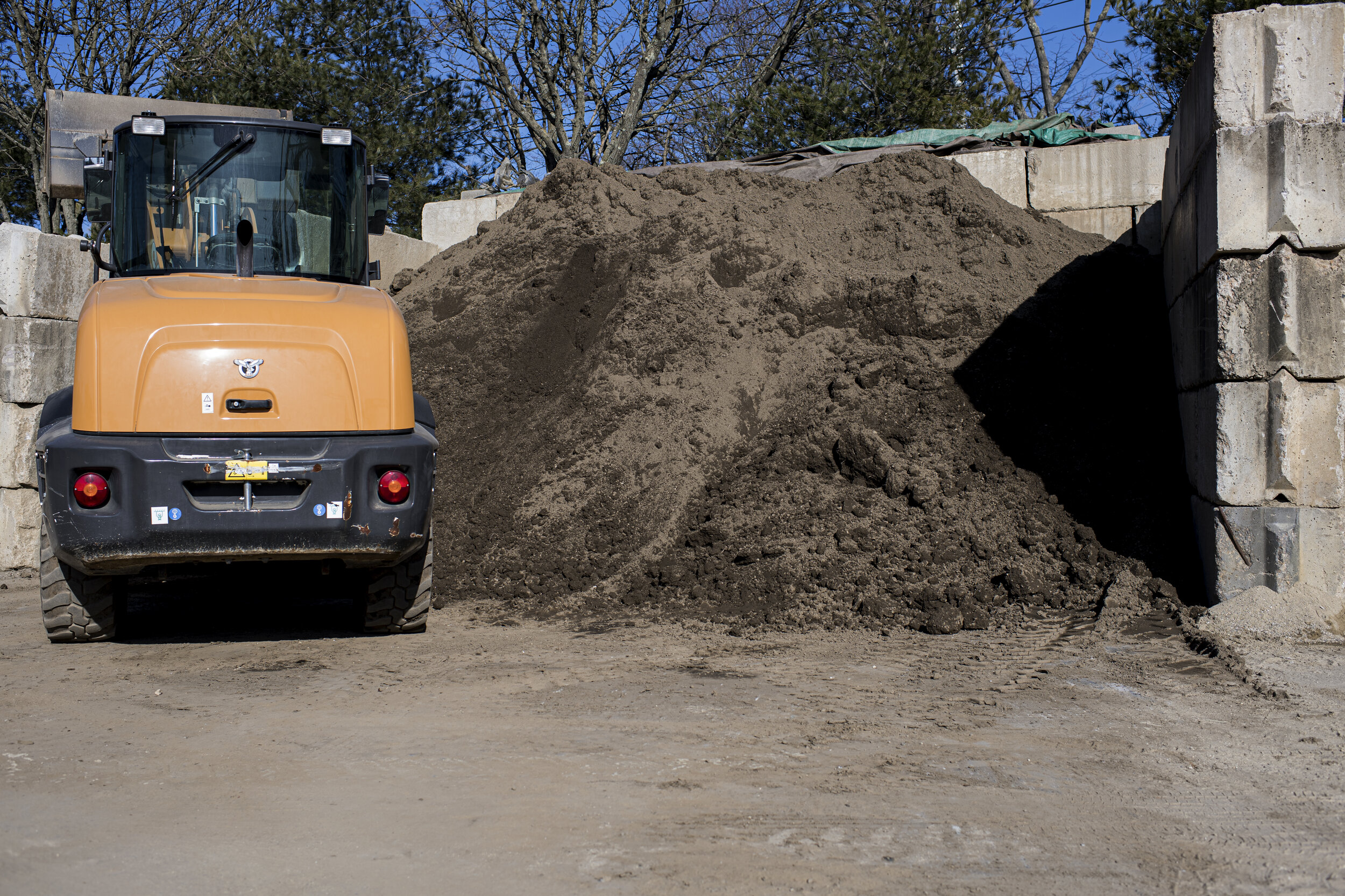 Mulch & Topsoil — Gault Stone