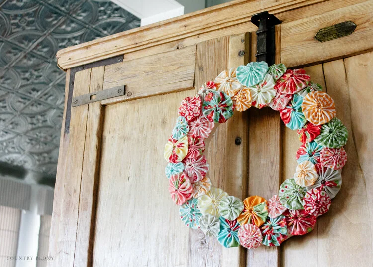 DIY Fabric Yo-Yo Wreath - Country Peony Blog — Country Peony