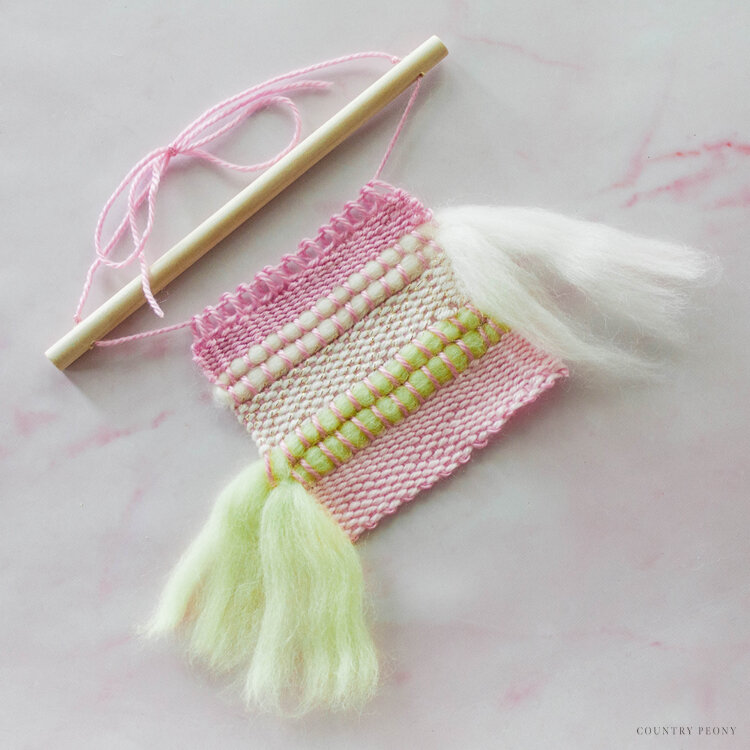 DIY Miniature Woven Wall Hanging with Clover's Mini Weaving Loom ...