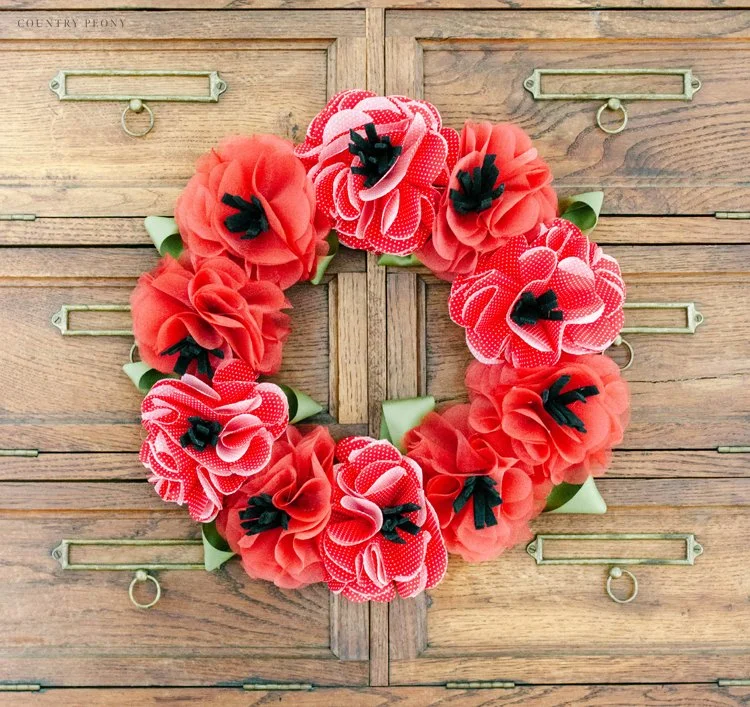 DIY Fabric Poppy Flower Wreath with Clover's Flower Frill Template ...