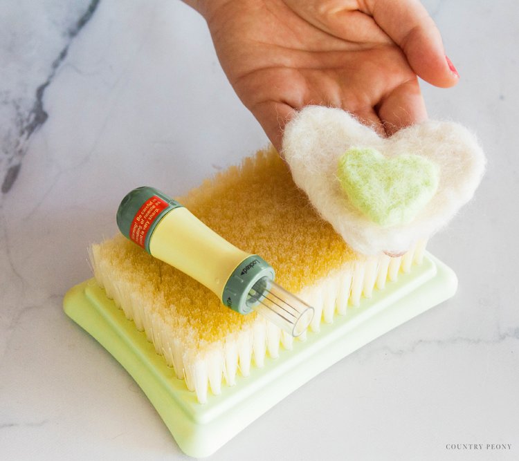 Needle Felting Tips: Do's & Don'ts — Country Peony