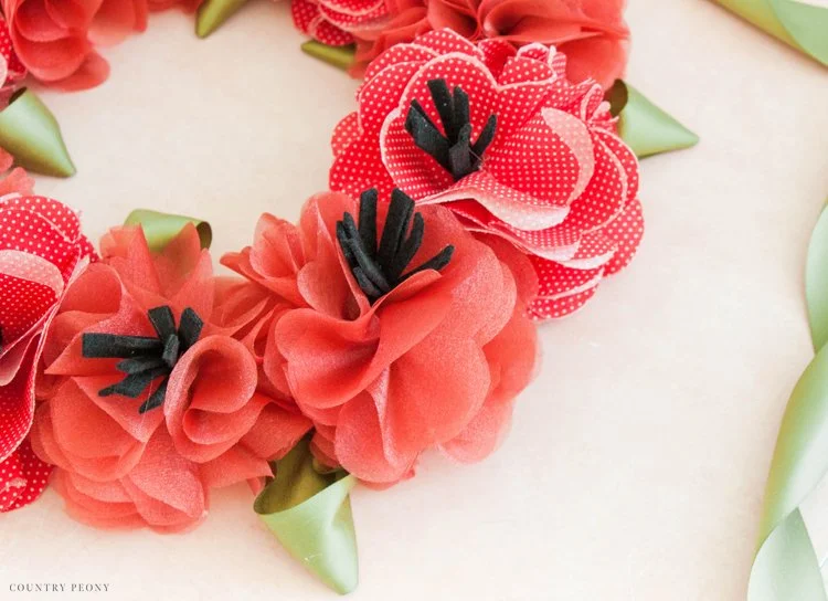 DIY Fabric Poppy Flower Wreath with Clover's Flower Frill Template ...