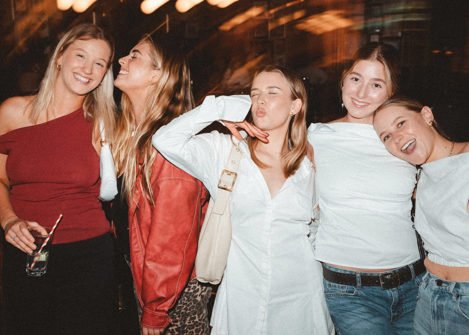 The Windsor Hotel - Mends St Bar